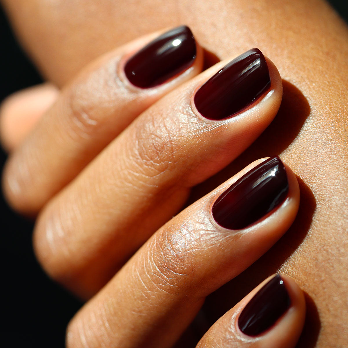 Vernis rouge noir - Hollyhock - Vernis à ongles | Manucurist