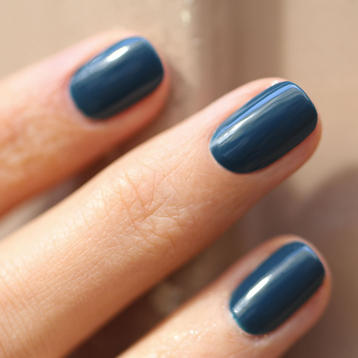 Duck blue varnish Dark Clover - Semi permanent varnish | Manucurist