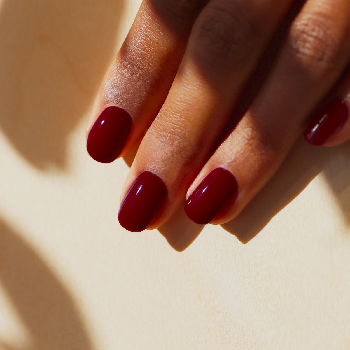 Vernis semi permanent rouge bordeaux - Dark Pansy | Manucurist