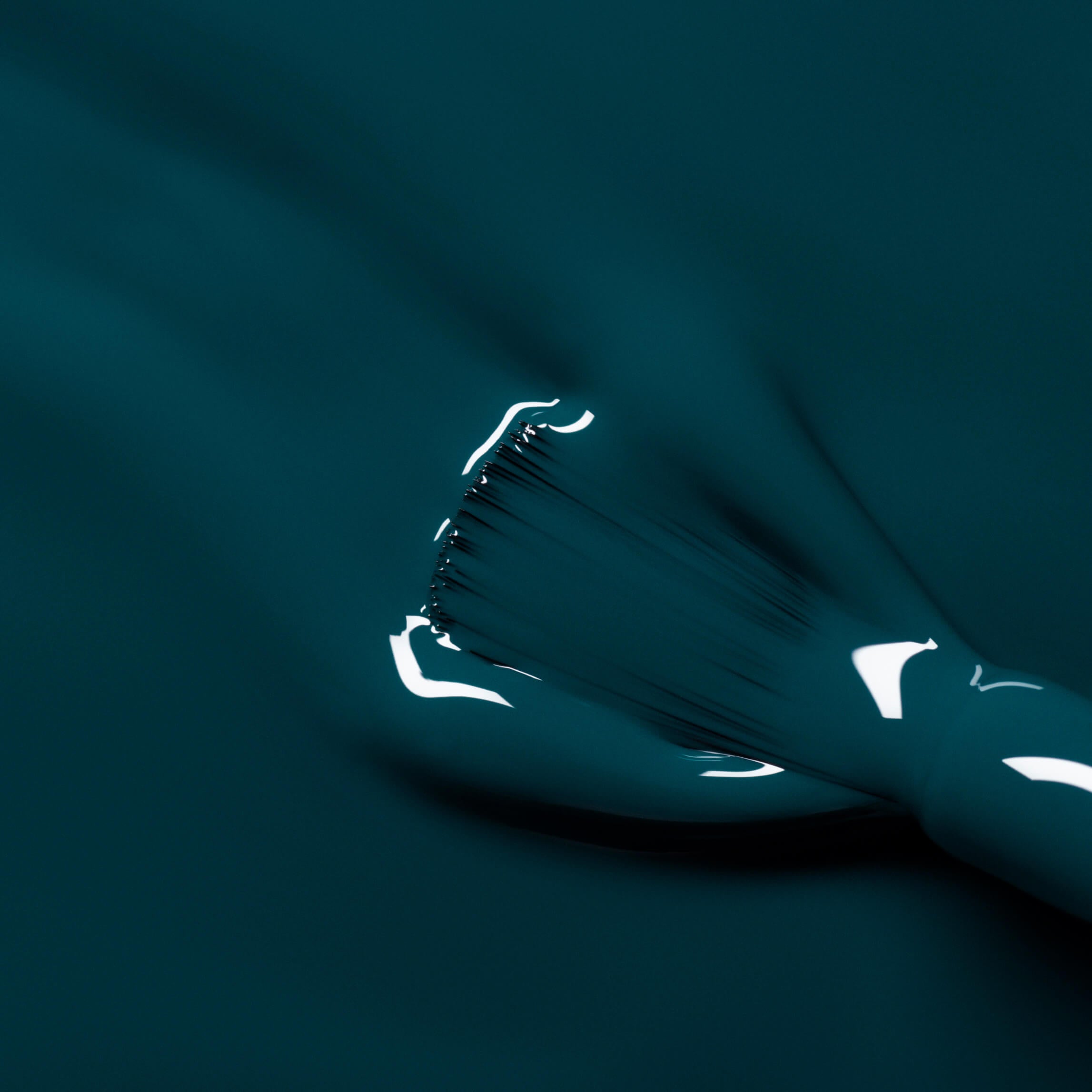 Duck blue varnish Dark Clover - Semi permanent varnish | Manucurist